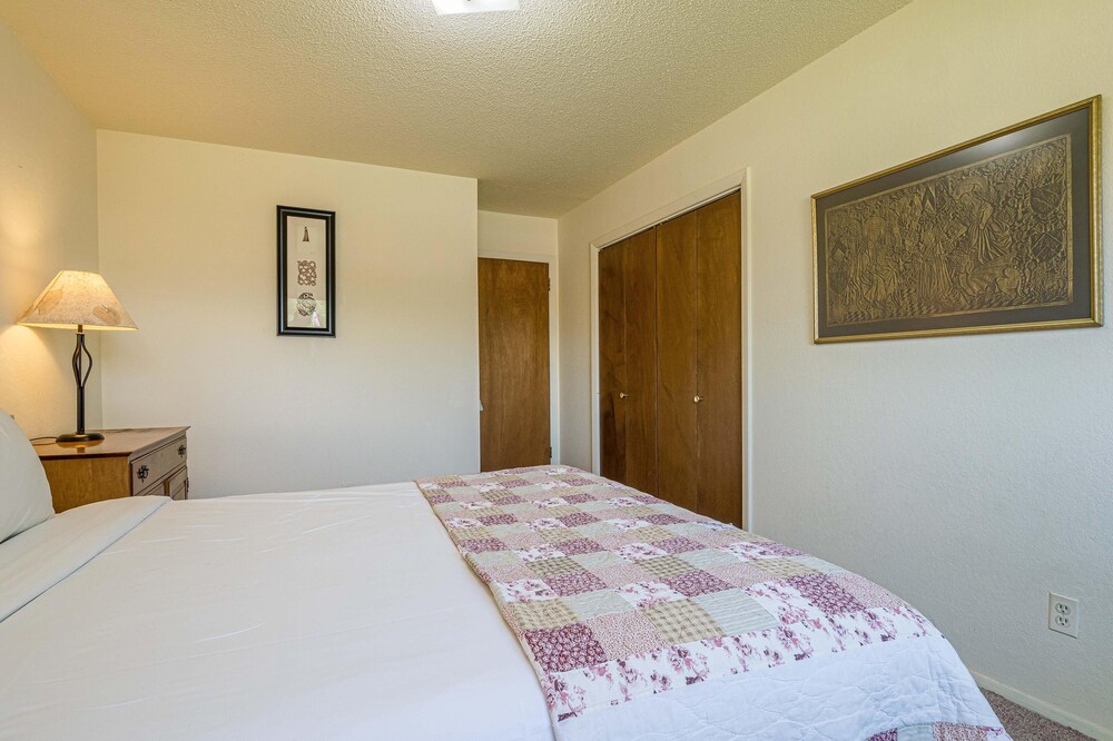 Tanglewood: Spacious Yard & Pet-friendly Retreat! - Grand Junction, CO
