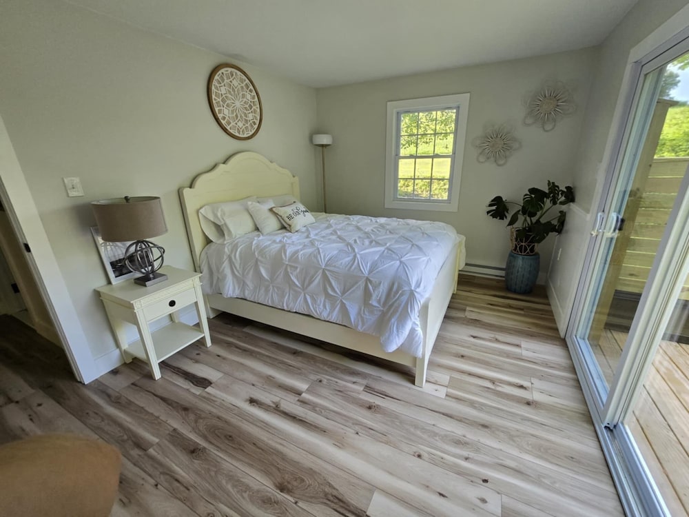 Relax with family or friends at this quiet & clean country 3 bedroom ...