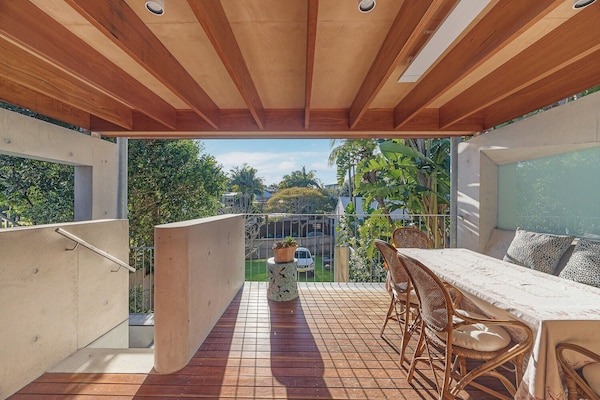 Stunning 3 Bedroom Architectural Gem - Sydney