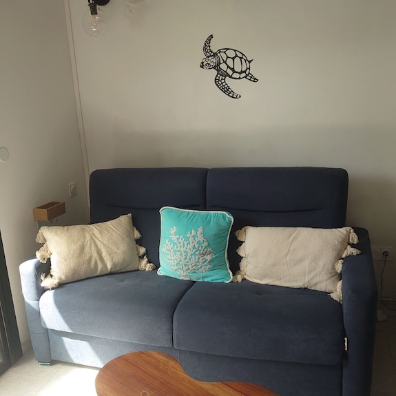 Quiet, Small Garden, 5-minute Bike Ride To Beaches, Historic Center, Hérault River - Vias