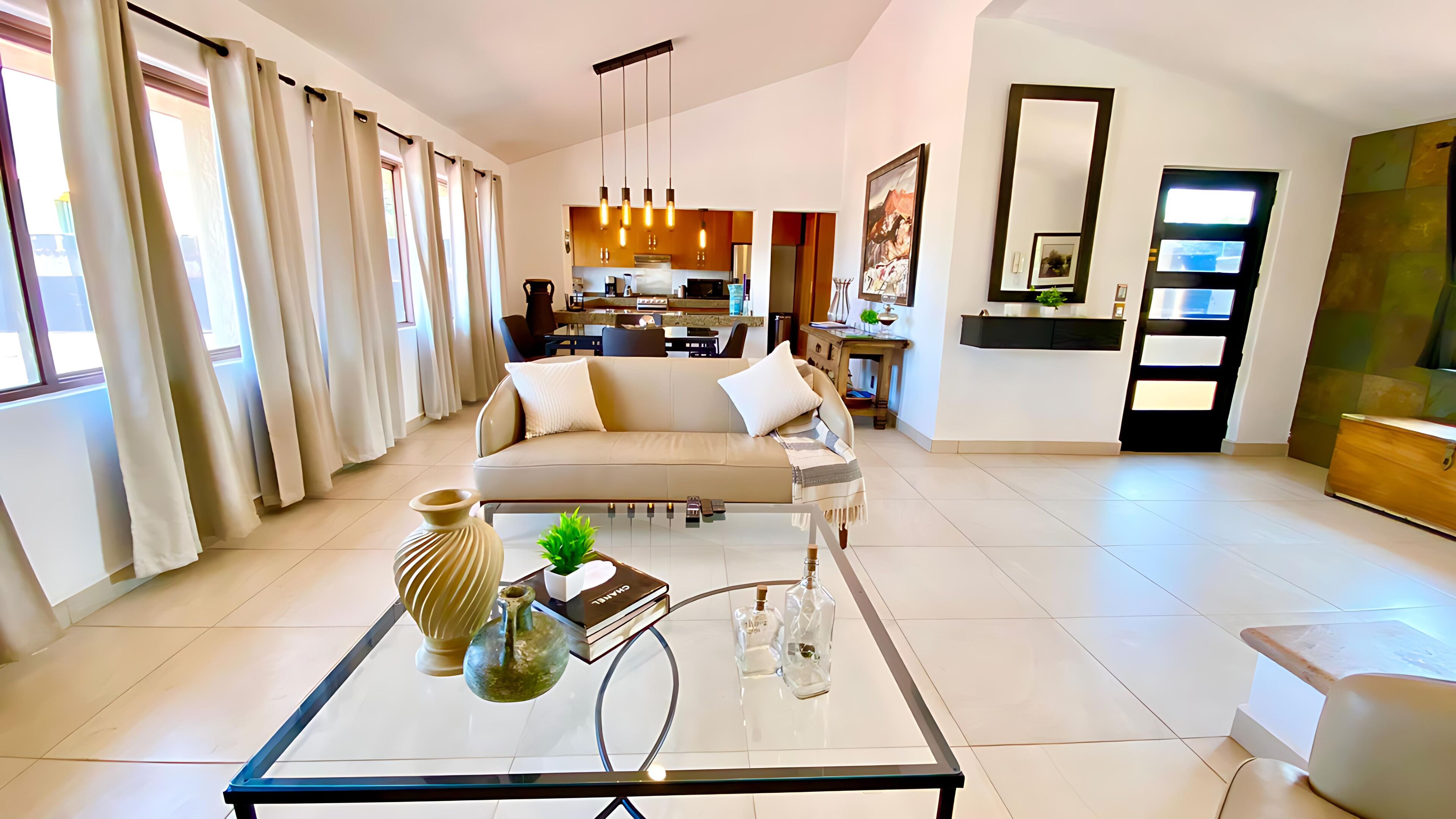 Large Modern Ajijic 1 King Bdrm Home -Walk To Everything -Gym -Pickleball Court - Ajijic