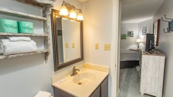 Condo, 2 quartos | Banheiro