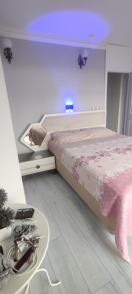 Cozy 2-bedroom, Living Room, Garden, House In Marmaris With Ac, Wifi, Netflix - İçmeler