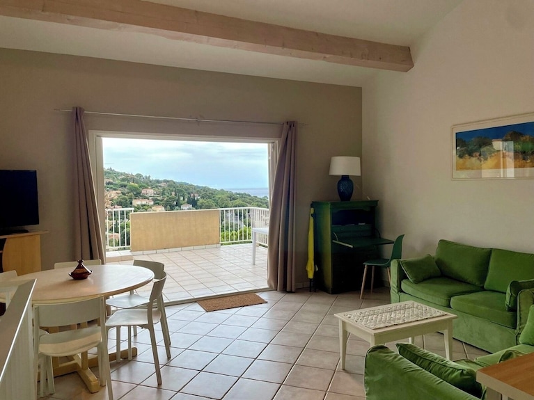 Appartement N°2 Duplex Proche De La Plage - Vue Mer + Terrasse - Le Lavandou