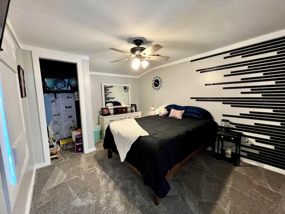 Fun 2 Bdrm Apt In The Bourbon Capital With Pool Table, Pac-man & More! - Bardstown, KY