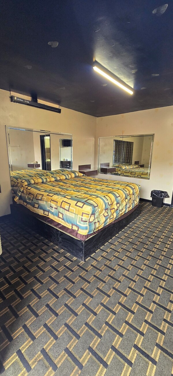 Royal Budget Inn - Dearborn, MI