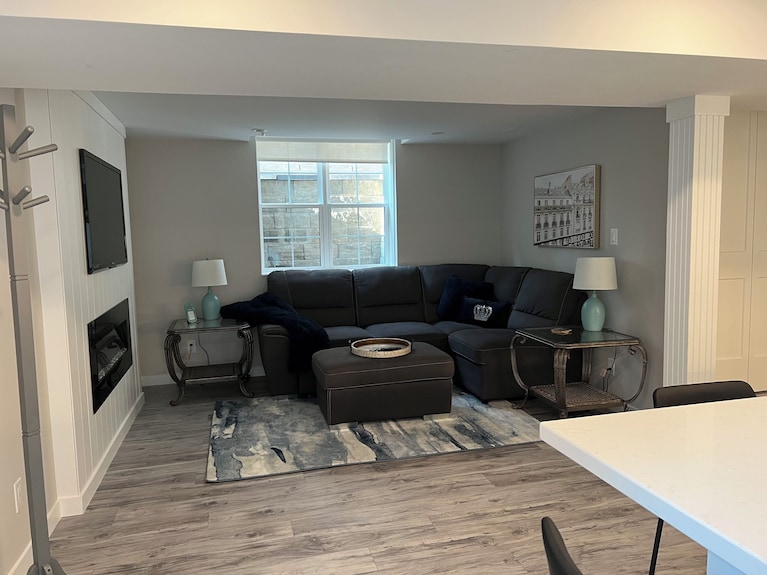 The Croft House - 2 Bed, 1 Bath - Burlington