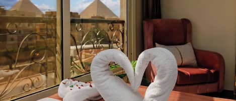 Quarto Triplo Royal | Com decoração personalizada, com mobília individualizada