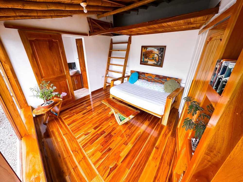 Stunning views - Cozy and Secluded guesthouse with 1 bedroom and WiFi ...