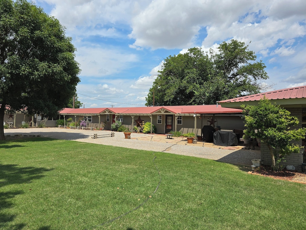 Roots Retreat - Texas