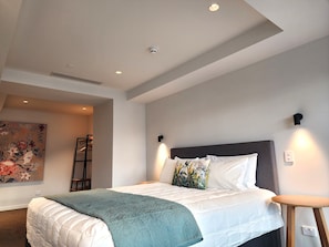 Apartamento Deluxe, 3 quartos, casa de banho privativa, vista para a baía | 3 quartos, com decoração personalizada, com mobília individualizada 
