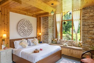 Quarto casal luxo, vista para a montanha | Wi-Fi de cortesia, roupa de cama
