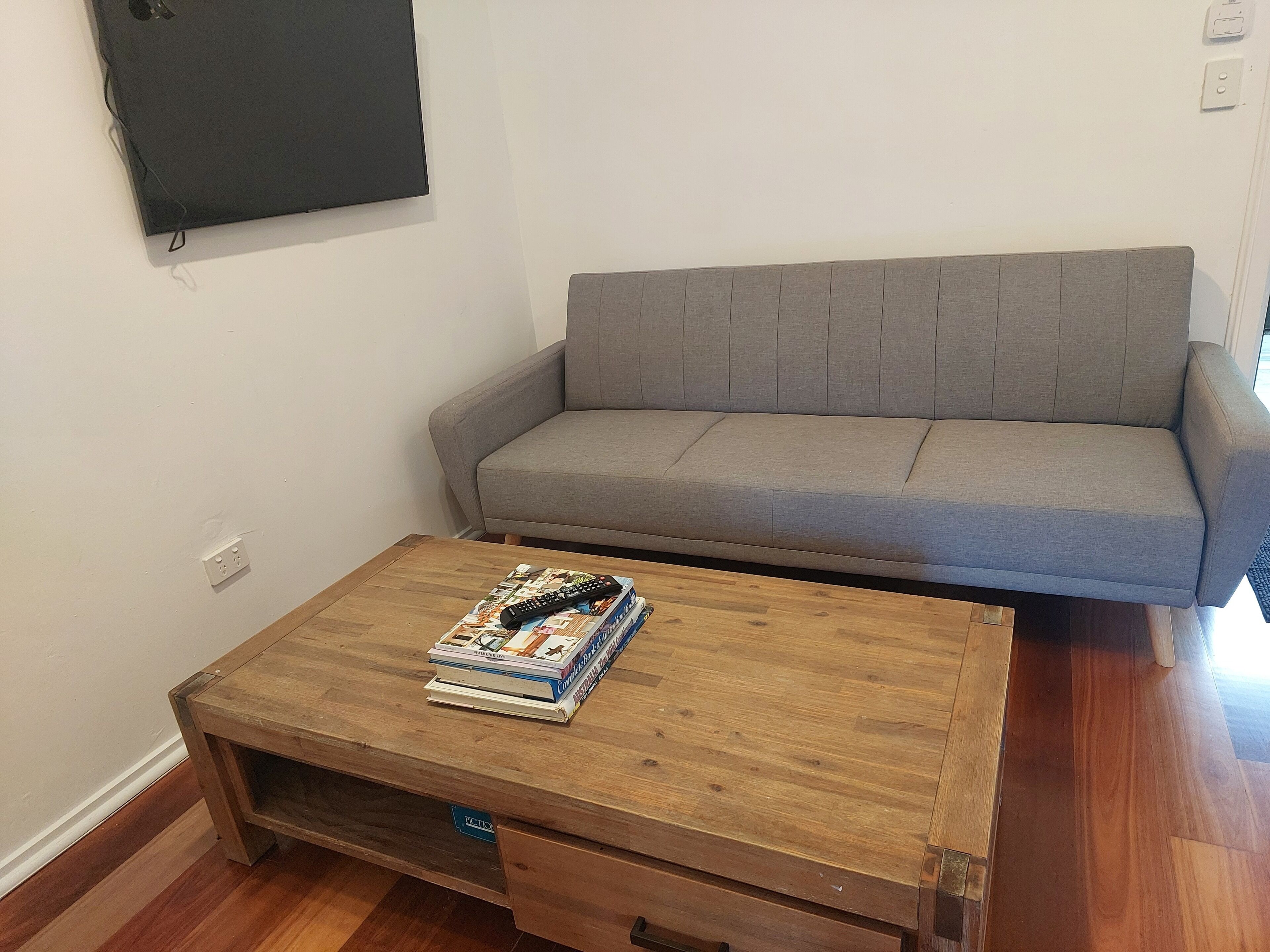 Duckbills Cottage Has The Convenience Of Town Living But With Rural Nature Feel - Maleny