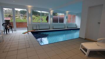Apartamento | Piscina | Piscina interior, piscina exterior