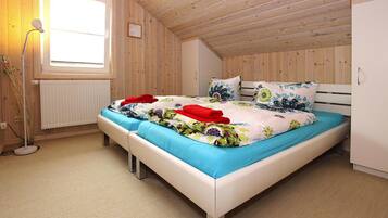 Casa | 4 quartos, com mobília individualizada