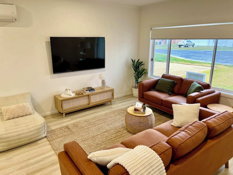 Pollie's - Pet Friendly Outside - 로브