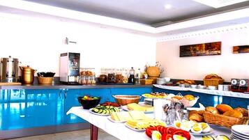 Pequeno-almoço tipo buffet diário incluído