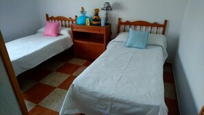 Chalé | 4 quartos, Wi-fi grátis, roupa de cama fornecida