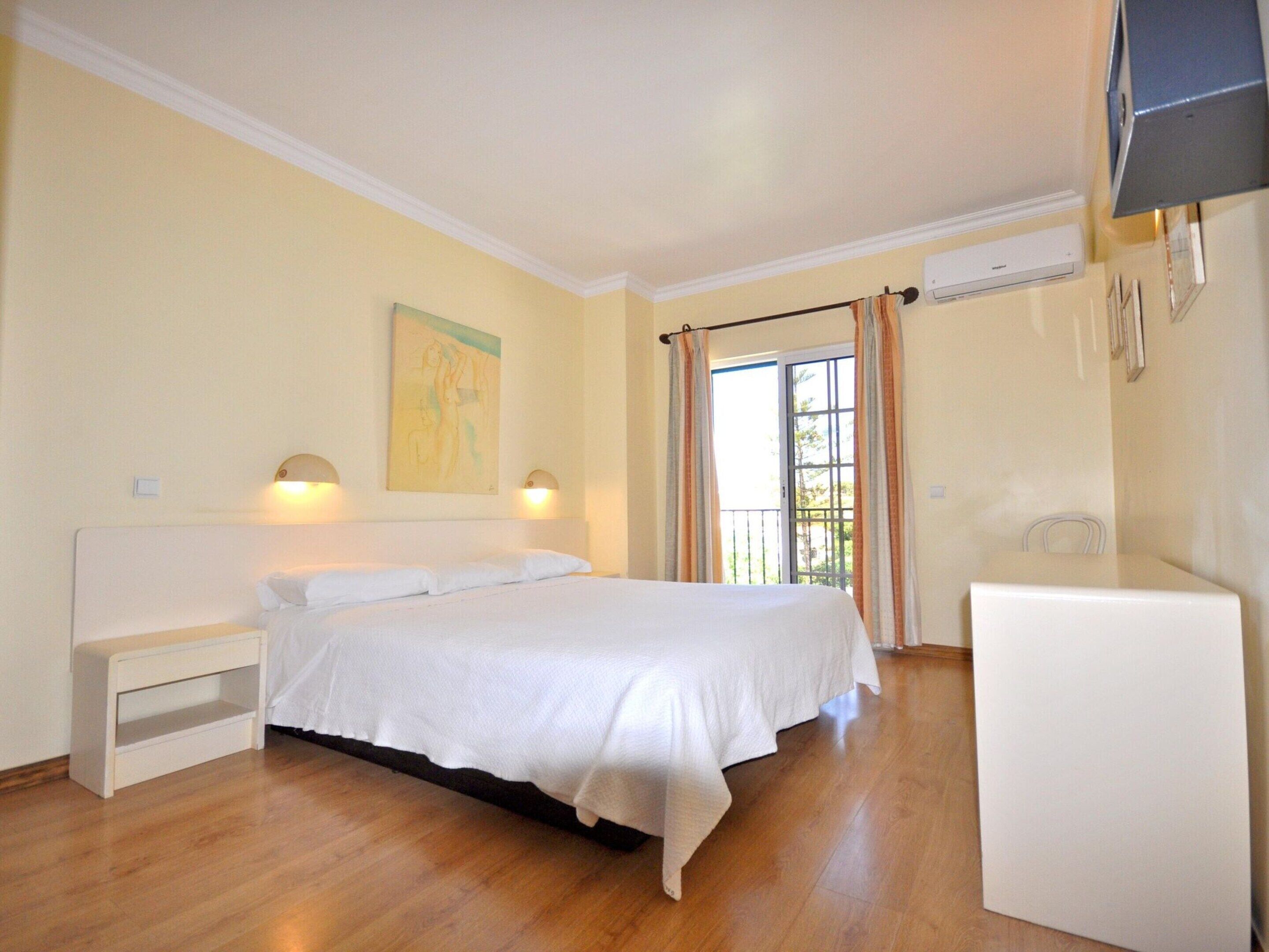 Vila | 4 quartos, individualmente mobiliados, roupa de cama
