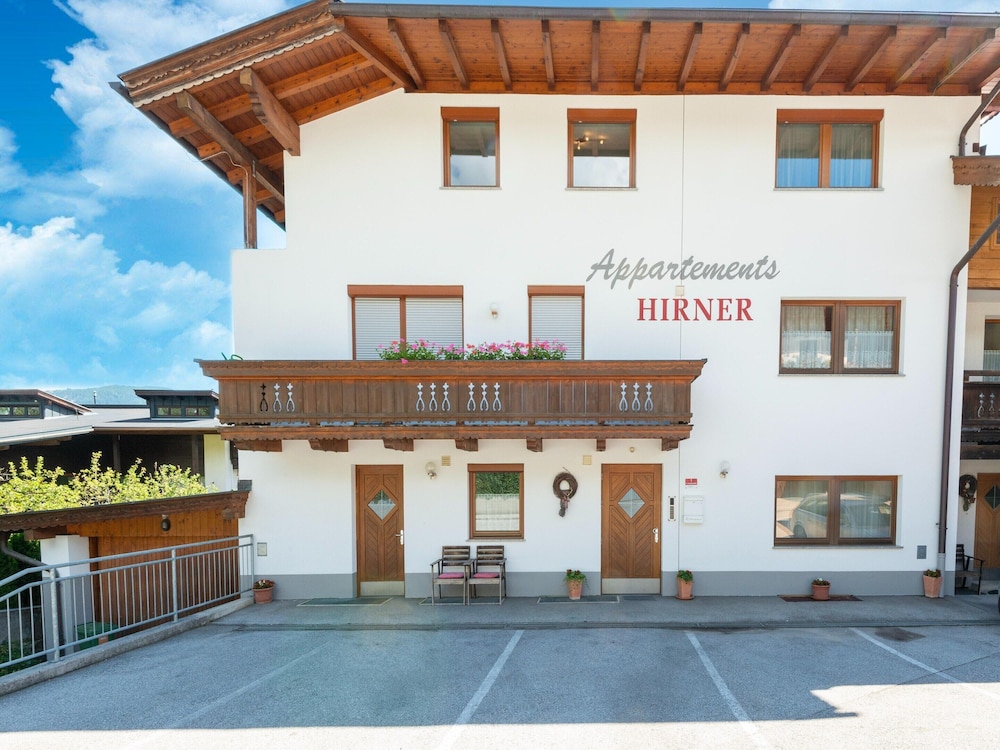 Lovely Holiday Home With Ski-storage - Uderns