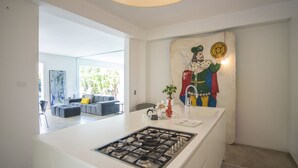 Cozinha privada | Uma cadeira de bebé