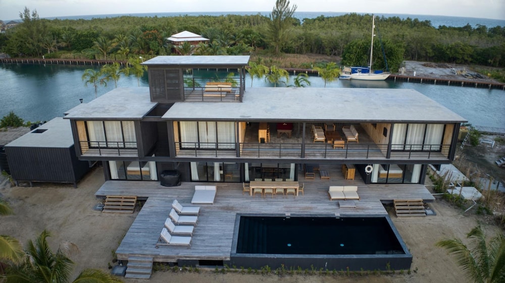 New Modern Ocean Front Villa On Private Island - Placencia