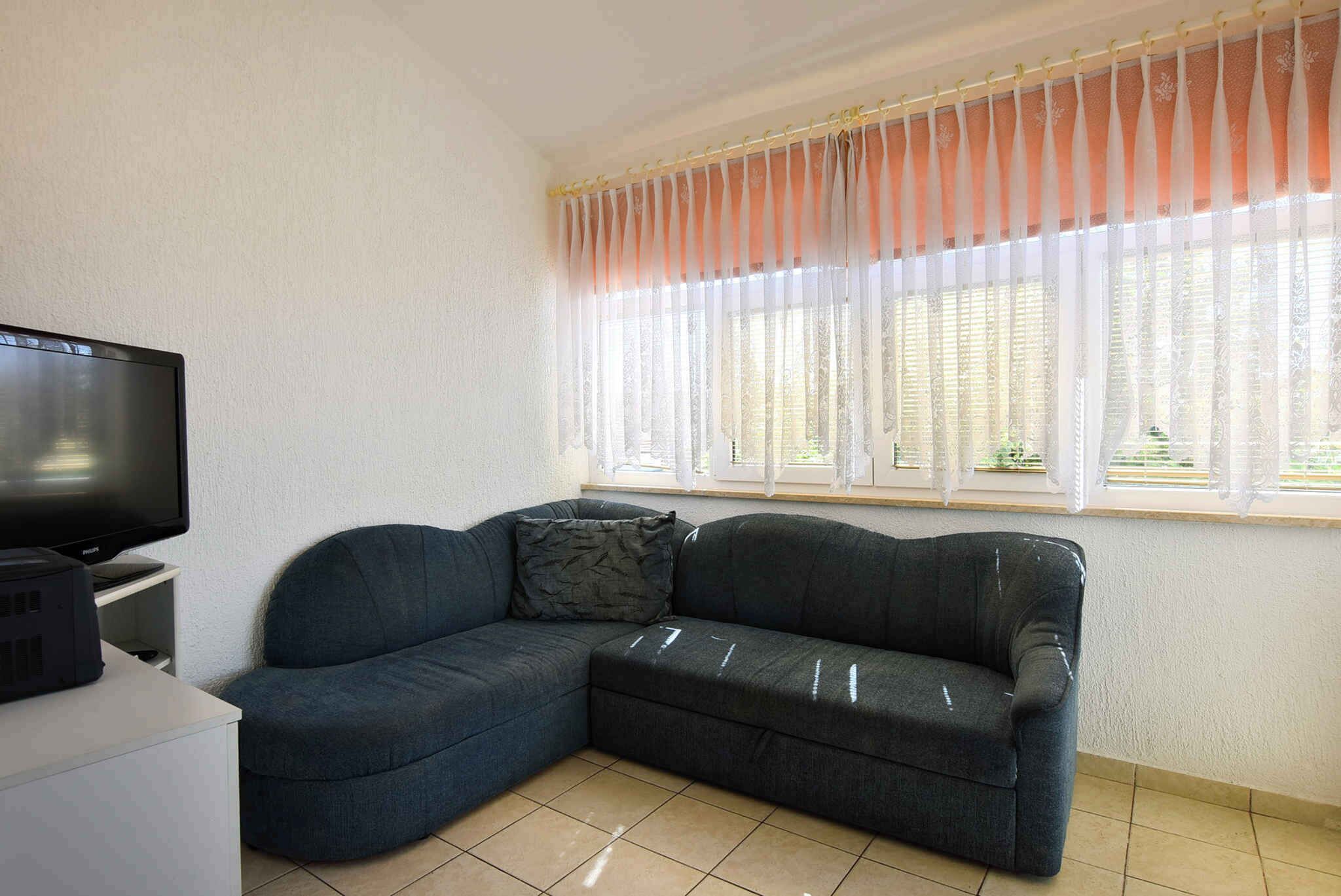 Holiday Apartment With Air Conditioning And Outdoor Pool - Poreč