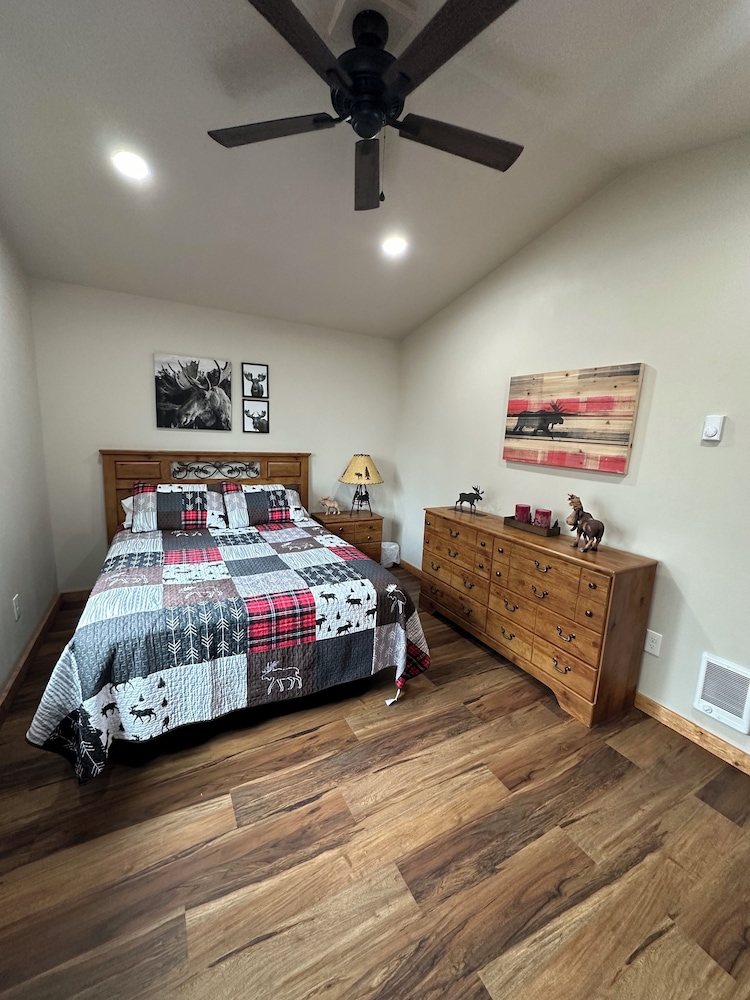 Cozy brand-new 2-bedroom cabin in adorable Island Park near Yellowstone ...