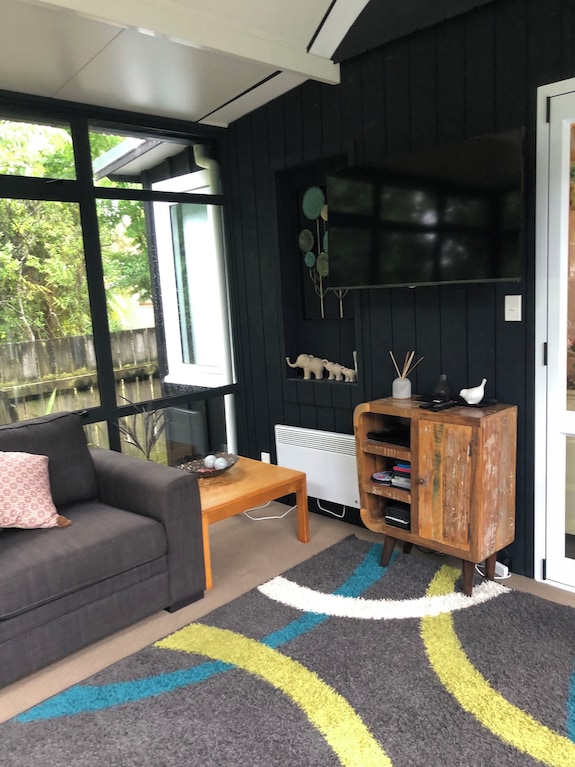 Blue Haven 2 B/room And Sleepout Close To Everything Including Tongariro River - Lake Taupo