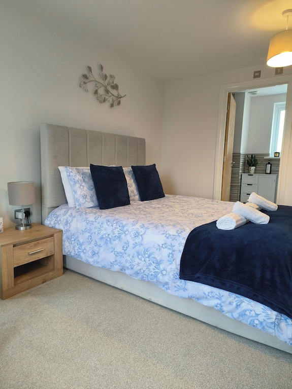 Large, Light And Airy Room With Kingsize Bed & Lovely Views Of The Countryside. - North Devon