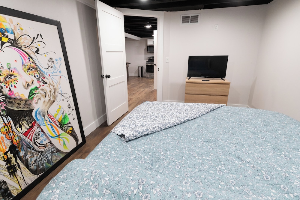 Modern Grandville Abode - Grandville, MI