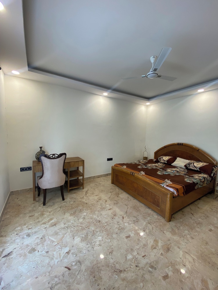 Kutumb: A Farm Stay Haven - Noida