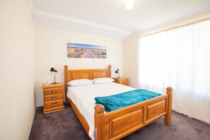 Casa Comfort, várias camas, não fumadores, vista para o jardim | 4 quartos, com decoração personalizada, com mobília individualizada 