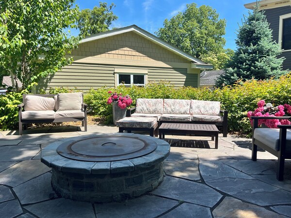 Spacious 4 - Bedroom Luxury Living In The Heart Of Stillwater - Stillwater, MN