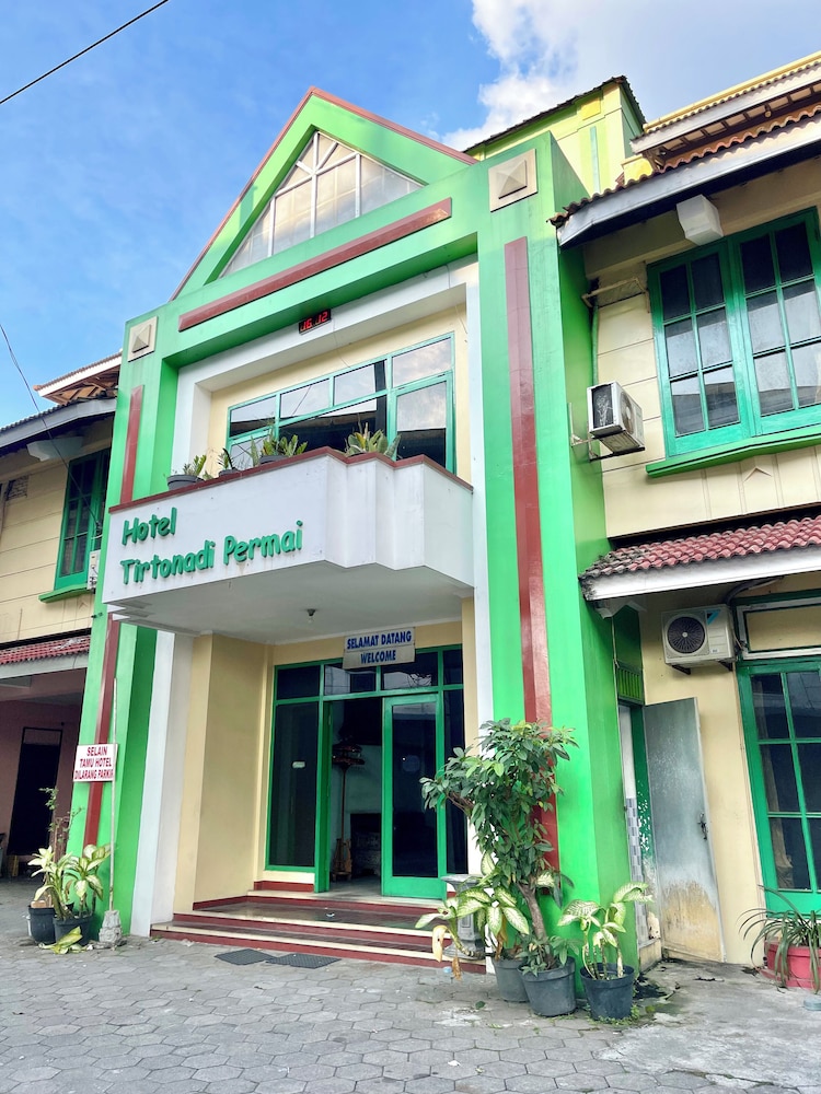 Hotel Tirtonadi Permai - Surakarta