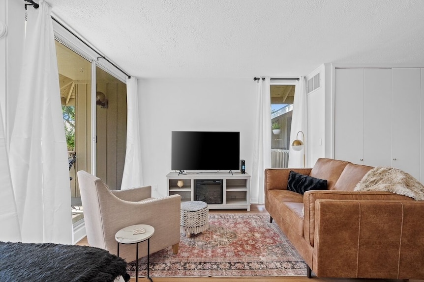 Bay Getaway, Cozy Studio Condominium In Daphne, Al - Sleeps 2 - Near Interstate - Daphne, AL