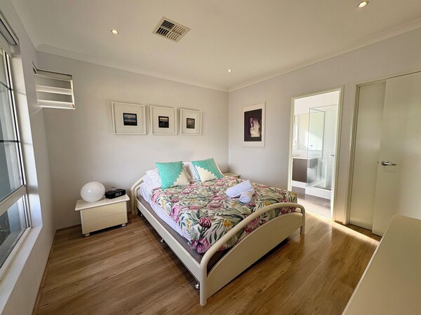 ビー ワウド バイ バイユー - バッセルトン