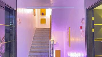 Quarto Deluxe, Vista para a cidade | Secretária, secretária adequada para computadores portáteis