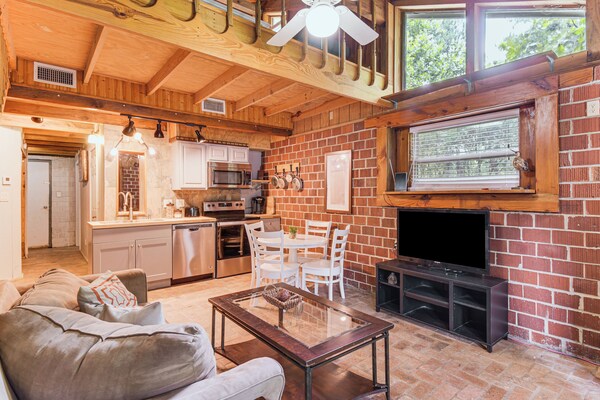 Riverfront Angler's Cabin In Fairhope W/ Deck! - Foley, AL