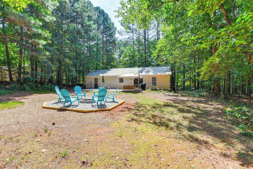 Mooresville Retreat W/ Patio, 1 Mi To Lake Norman! - Lake Norman, NC