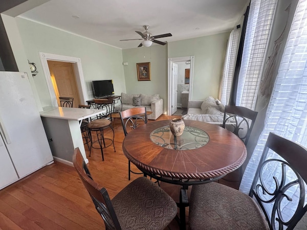 Huge 3 Bedrooms Apt 15 Minutes To Ny City - Manhattan, NY