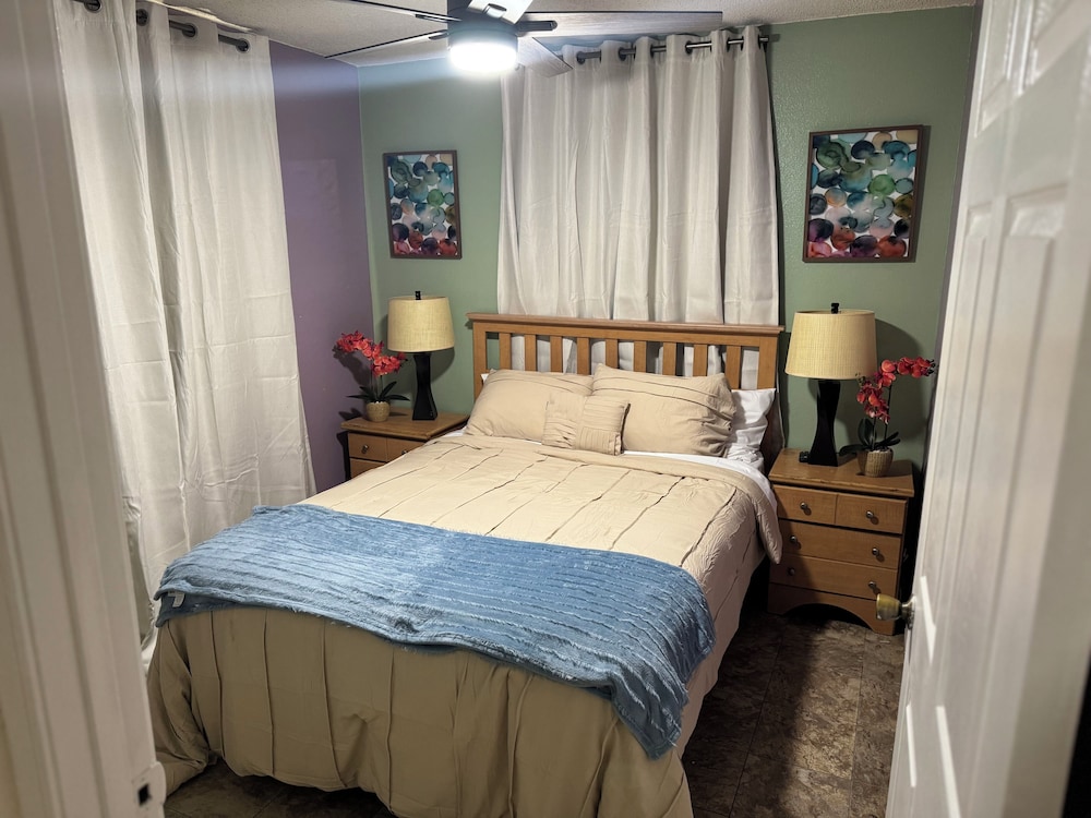 Diane's Corner Cozy 3 Bedroom 2 Bathroom Private Home - Gulfport | Vrbo