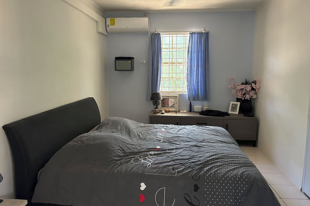 Bungalow | 1 quarto, cofre no quarto, com decoração personalizada