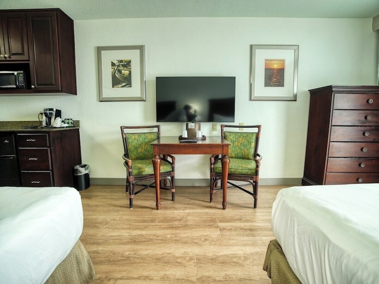 King Room Marina View - Madeira Beach, FL