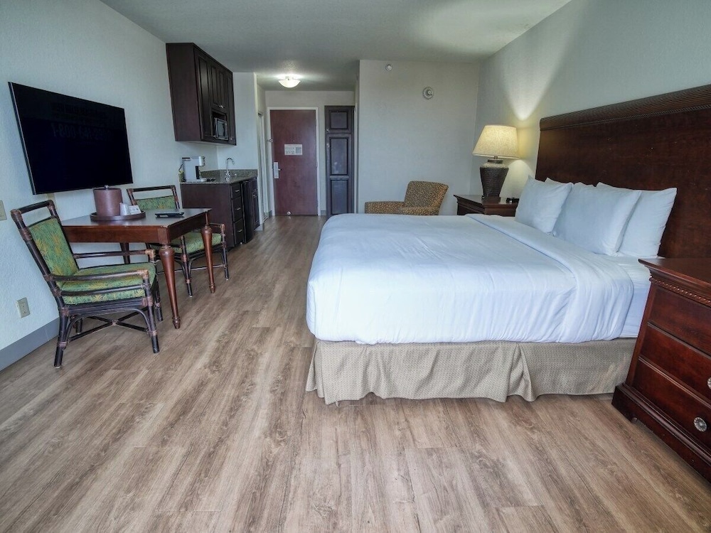 King Non Smoking Standard Reviews, Deals & Photos 2026 - Vrbo