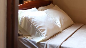 Quarto Duplo Económico, 1 cama de casal | Wi-fi grátis 