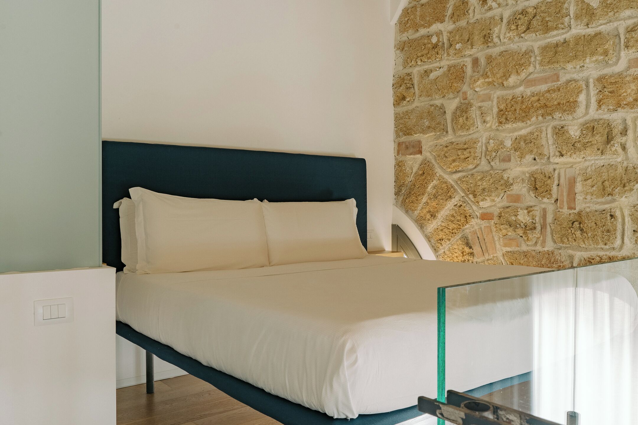 Loft comfort | Roupa de alta qualidade, camas de colchão viscoelástico, minibar 