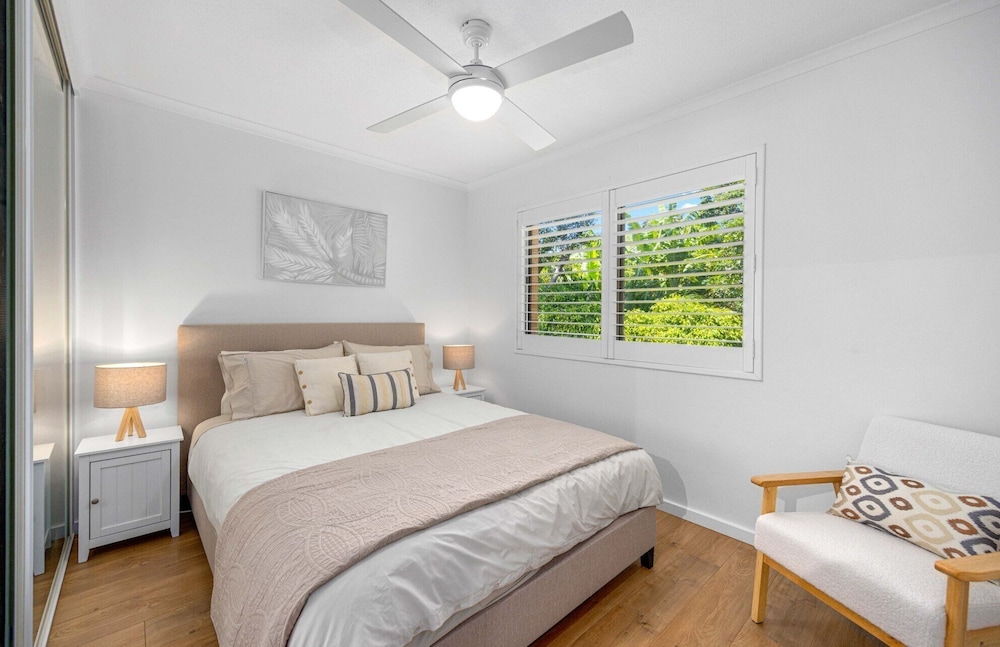 Shelly Cove Apartment 12 - Aircon, Pool, Beach Across Road - Port Macquarie