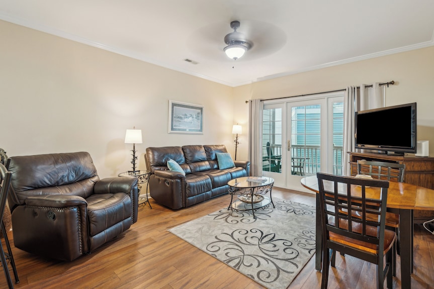 Marsh Views, Screen Porch, Short Distance To Beach - Marshwinds 2c! - Folly Beach, South Carolina