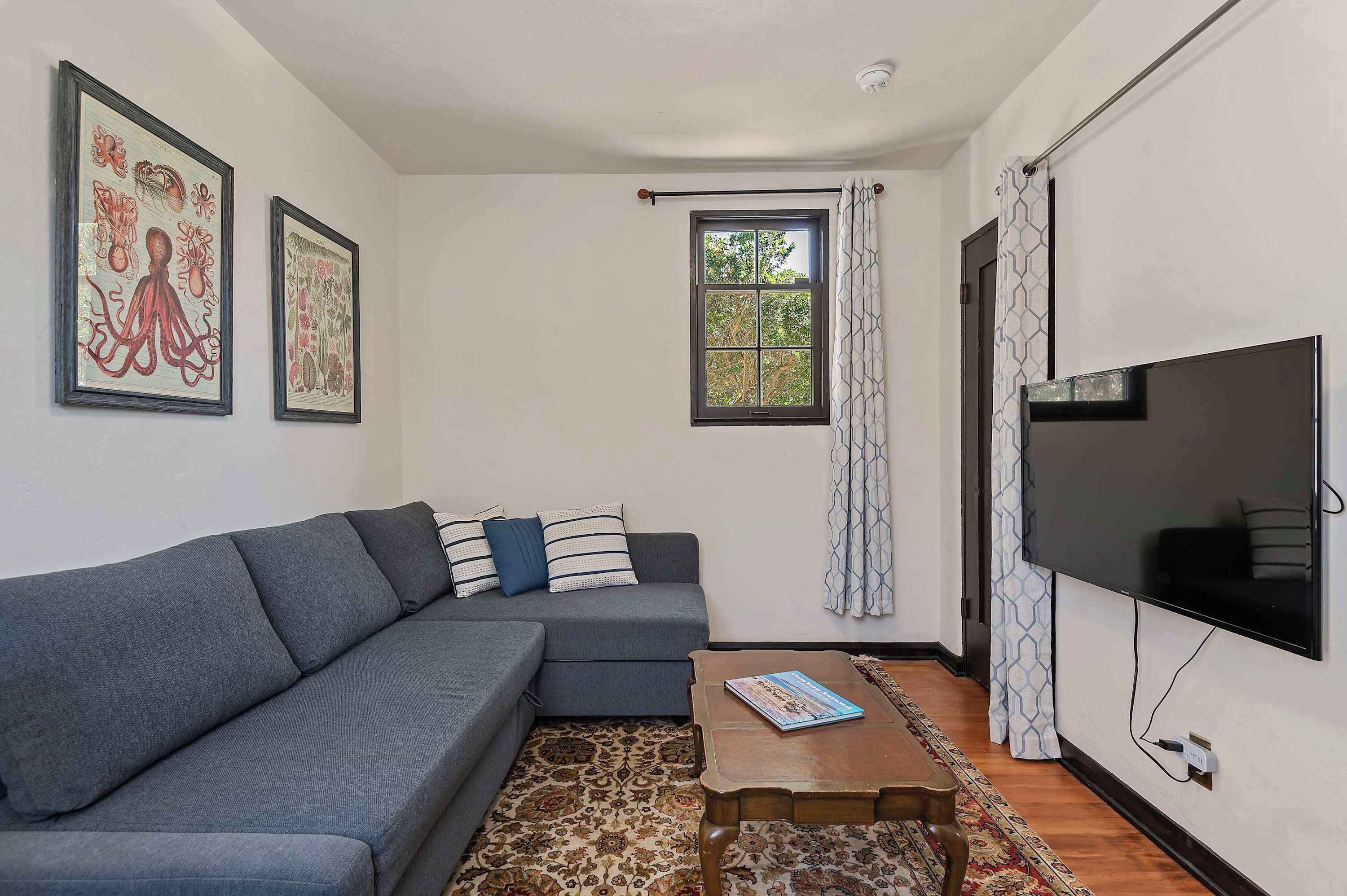 Garden Cottage | Miramar Beach With Shared Deck - Montecito, CA